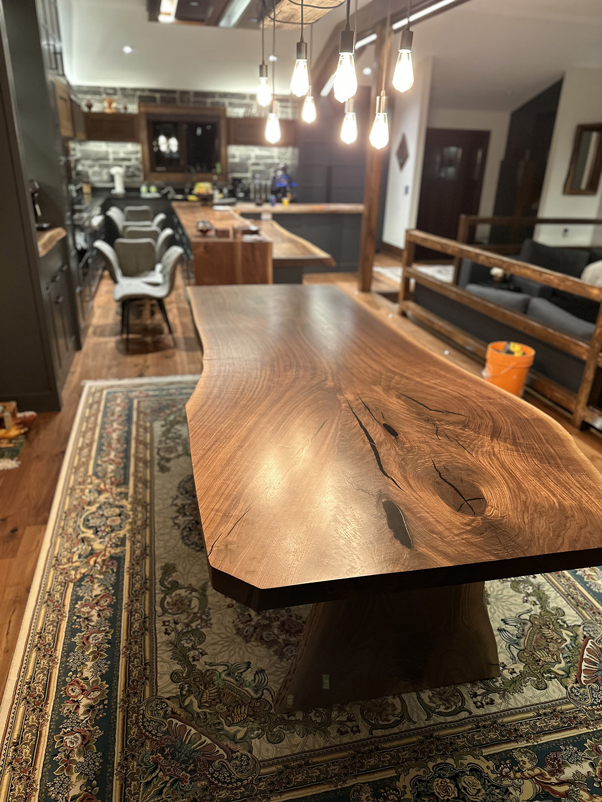 How to Shop for a Dining Room Table in Toronto - Anglewood Furniture